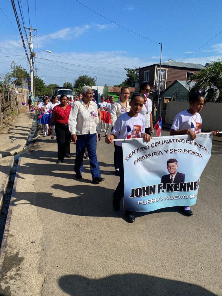 Participación de la Junta Distrital en el Desfile de la Escuela John F ...